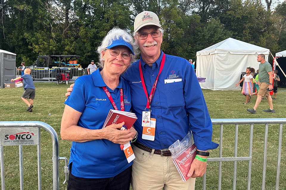 Franklin Graham Shares the Gospel With Thousands at FaithFest