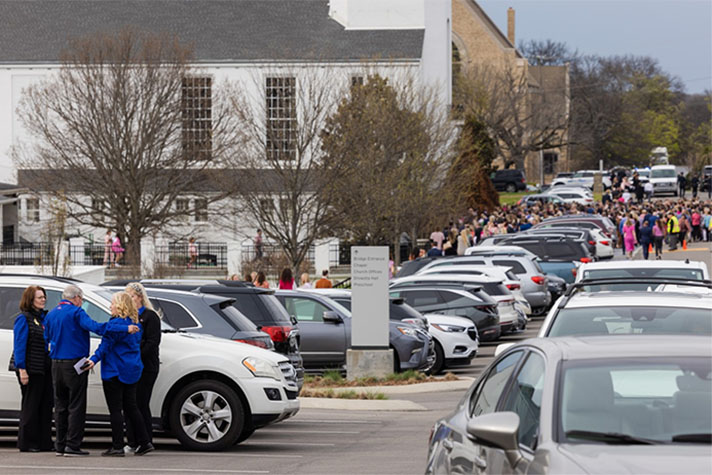 ‘This Little Light of Mine’: Over 3,000 Grieve 9-Year-Old Victim