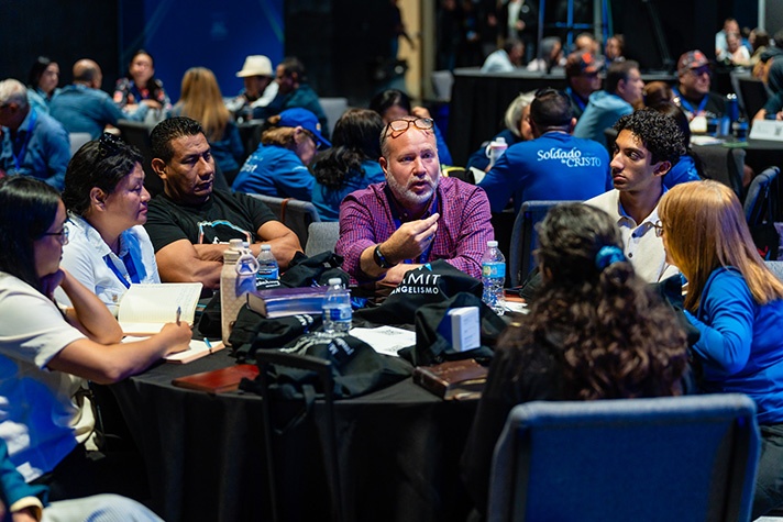 Hispanic Pastors in Florida Equipped for Evangelism