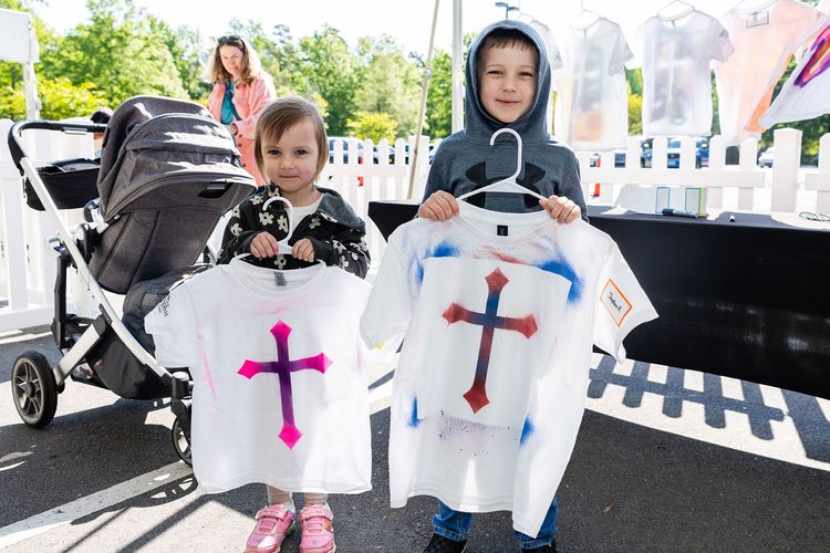 Families Focus on Christ at Billy Graham Library Easter Celebration