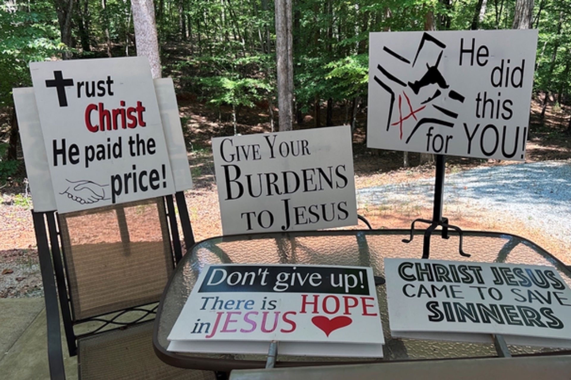 District Court: S.C. Man Can Hold Religious Signs