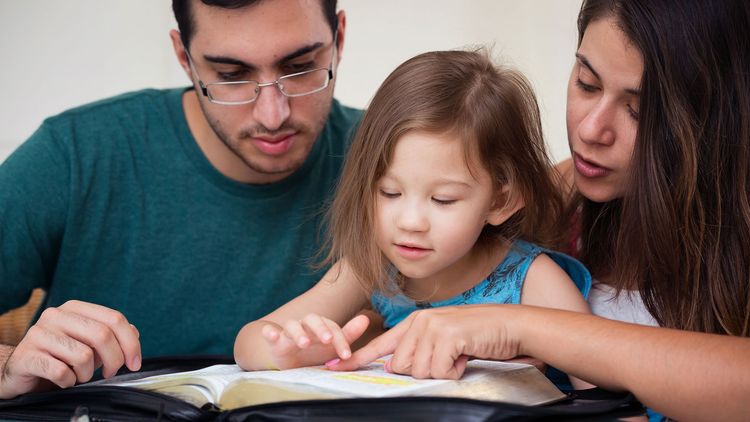 New Study: Parents’ Faith Practices Strongly Shape Adult Churchgoing
