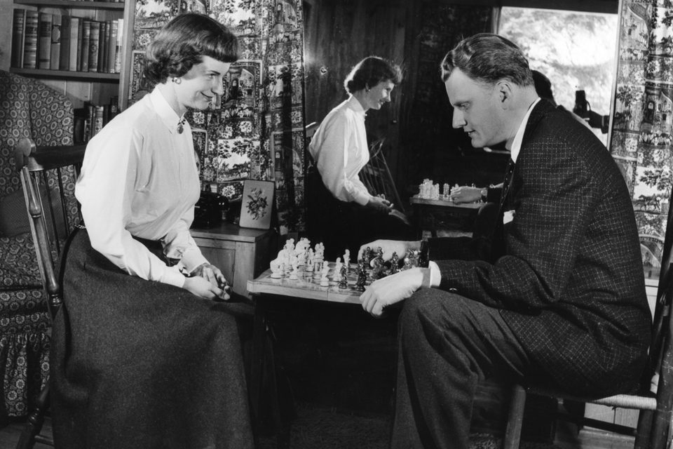 Billy_Ruth-PlayingChess