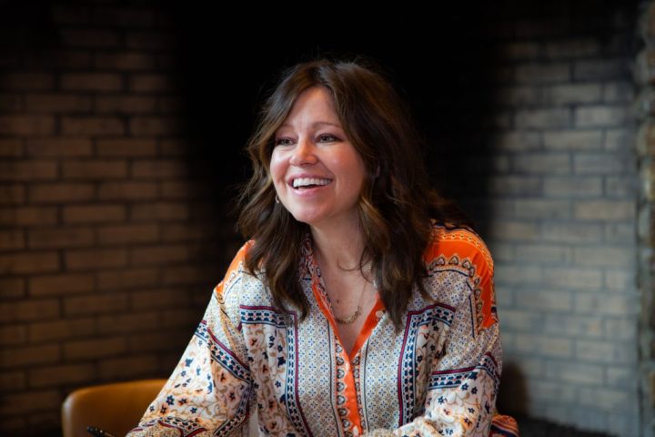 Kelly Minter brings encouragement at Ladies Tea