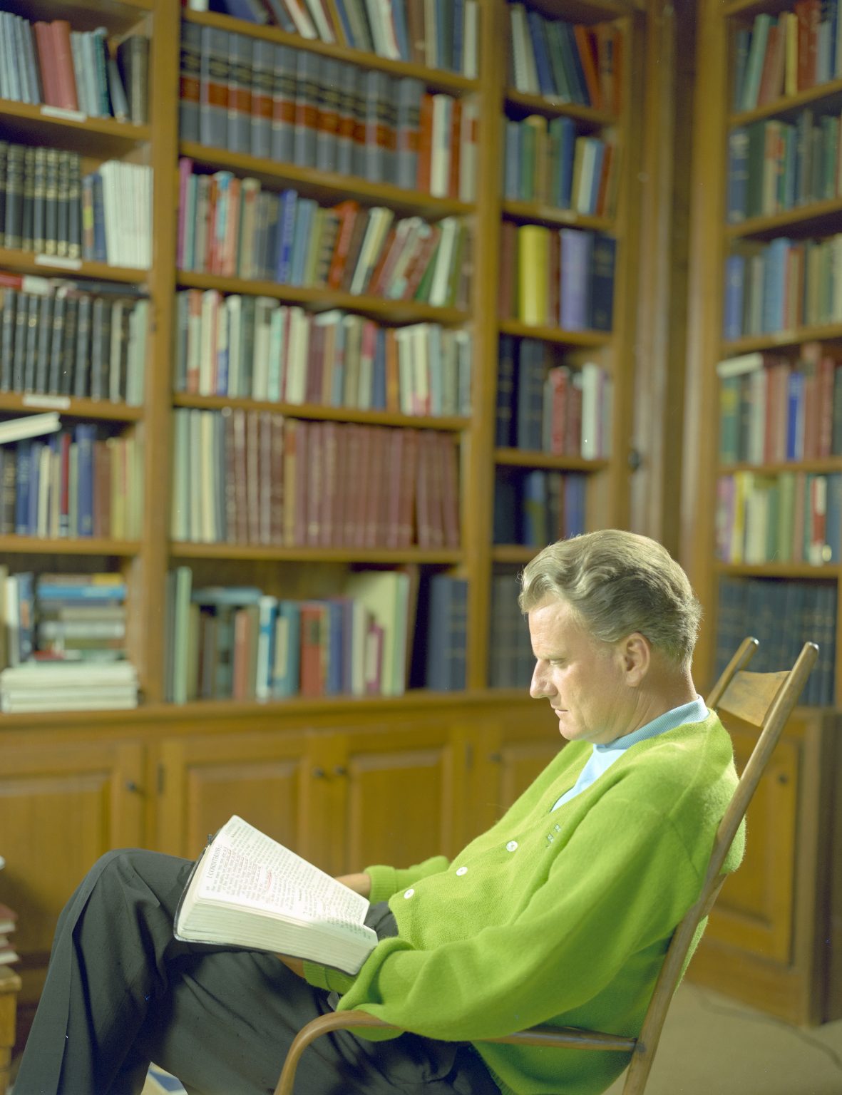 From the Archives: Billy Graham's Bookshelves - The Billy Graham ...