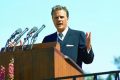 Billy Graham: Todo en tu vida es del Señor - Billy Graham Evangelistic ...