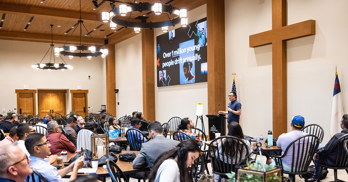 BGEA acoge 'NextGen Gathering' para líderes hispanos - Billy Graham ...