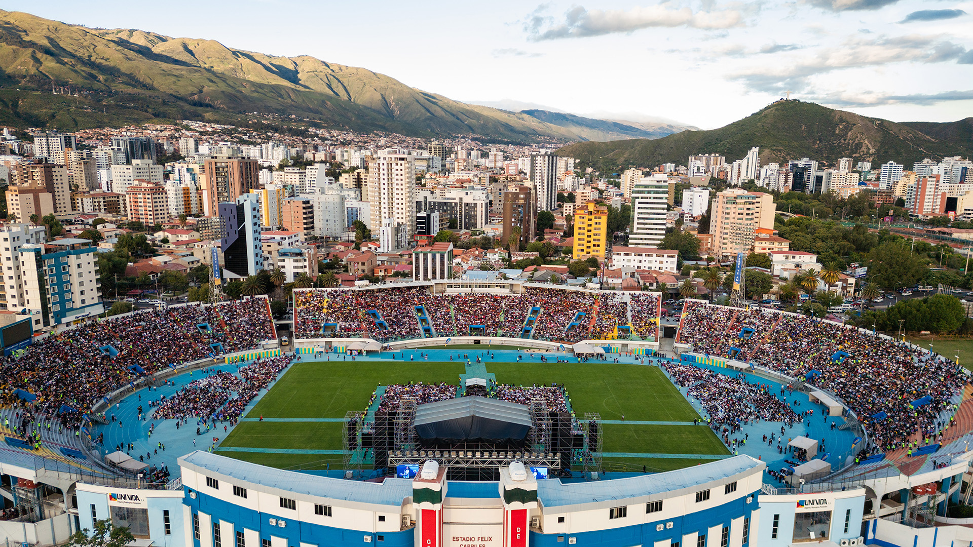 Esperanza Cochabamba with Will Graham: Thousands find eternal hope in the City of Eternal Spring ...