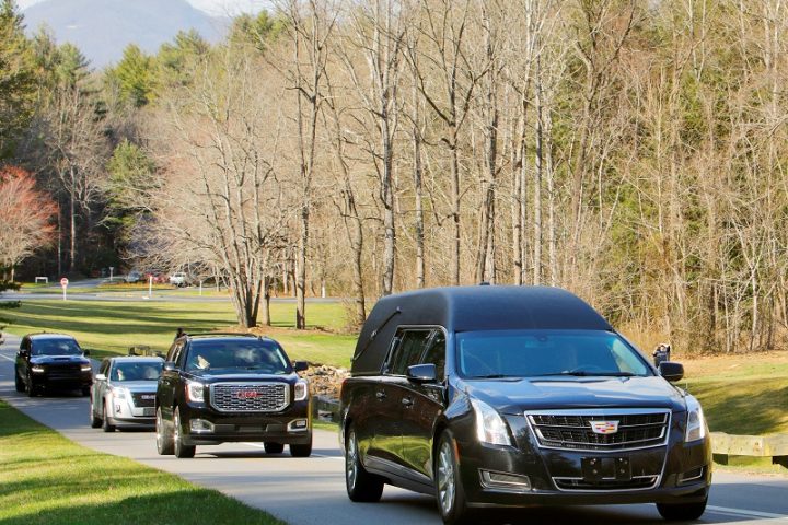 Hearse carrying body of evangelist Graham arrives at The Cove in ...